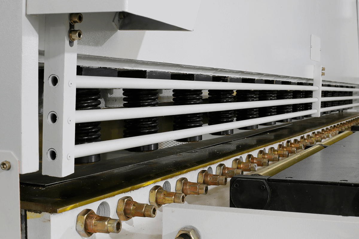 Guillotine Shearing Machine - MFG Shop